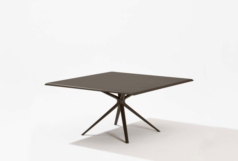 Moai Square Table | LOOP